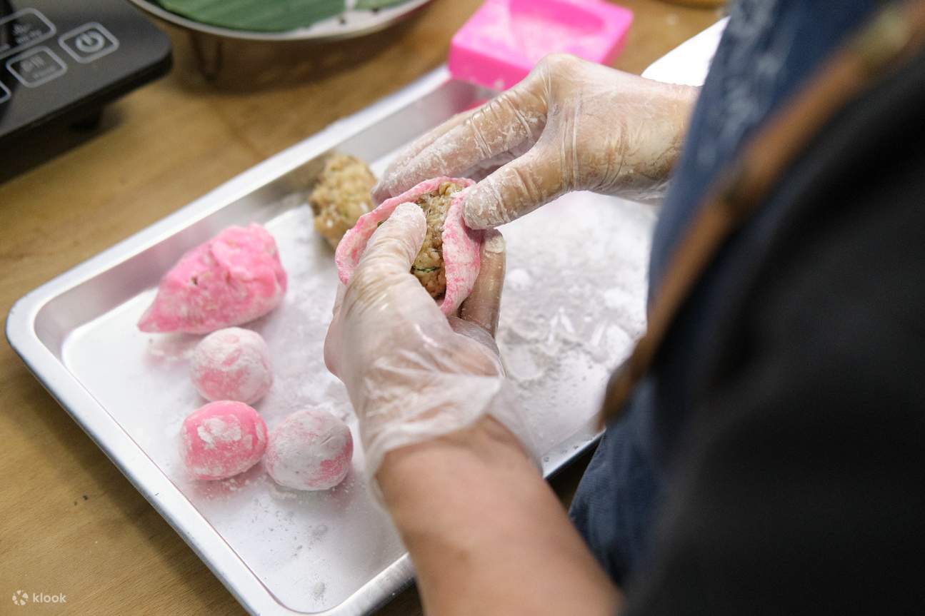 [Klook Exclusive] Kueh For A Cause: Traditional kueh-making with Qara ...